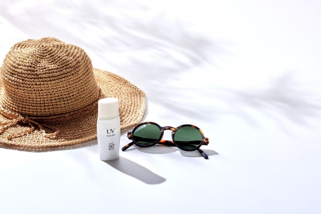 Sunscreens Without Oxybenzone (10 Safe Picks)